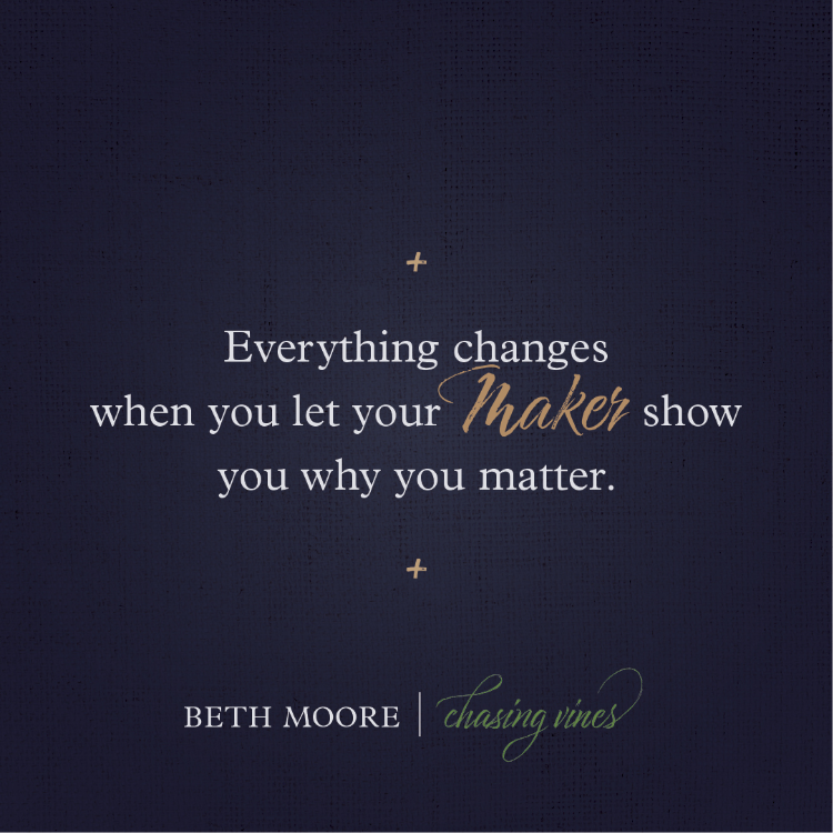 Chasing Vines, by Beth Moore | Tyndale House Publishers